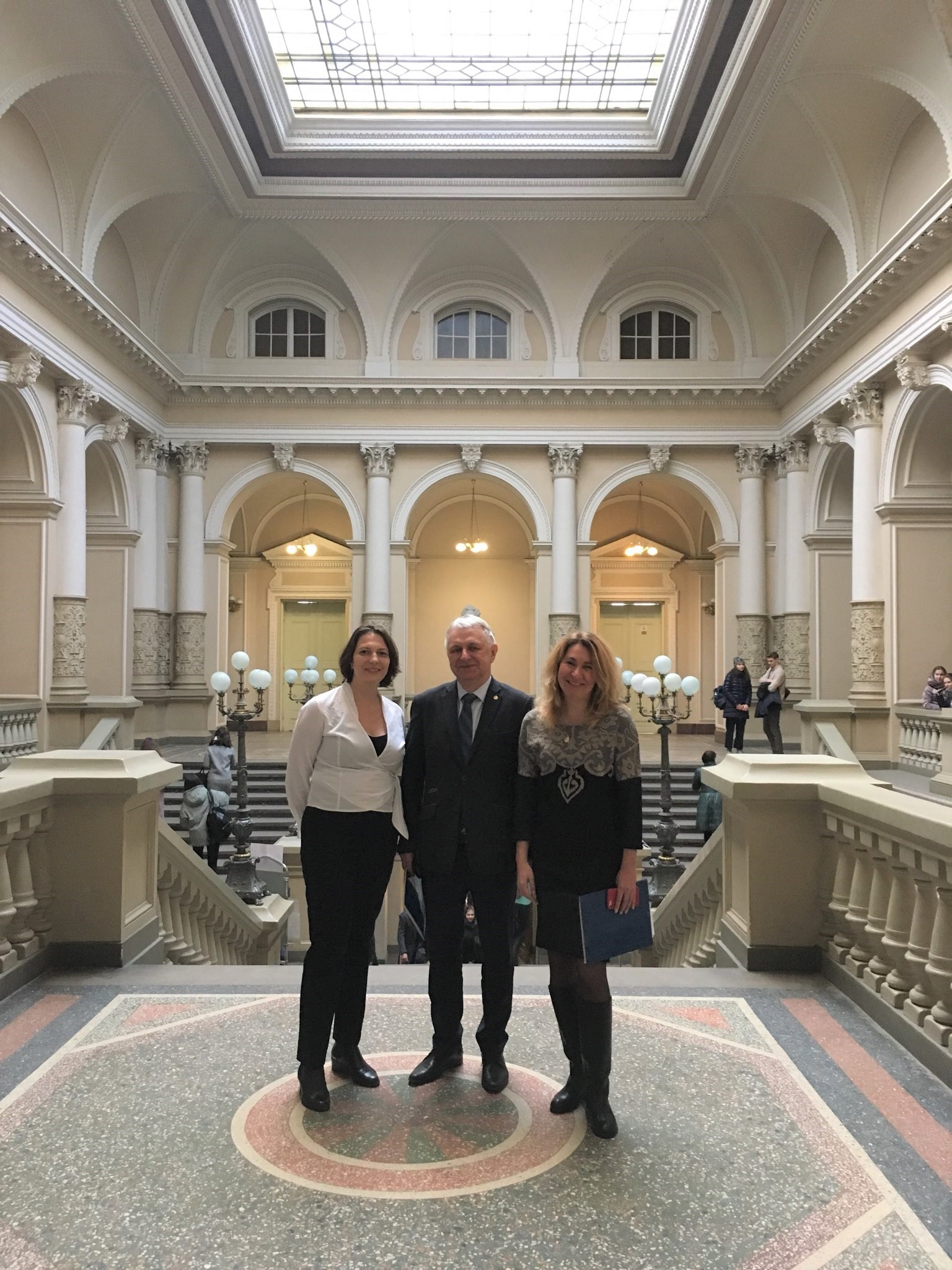 Договір про співпрацю з ЛНУ ім. І.Франка підписано! - Sigma Software ...